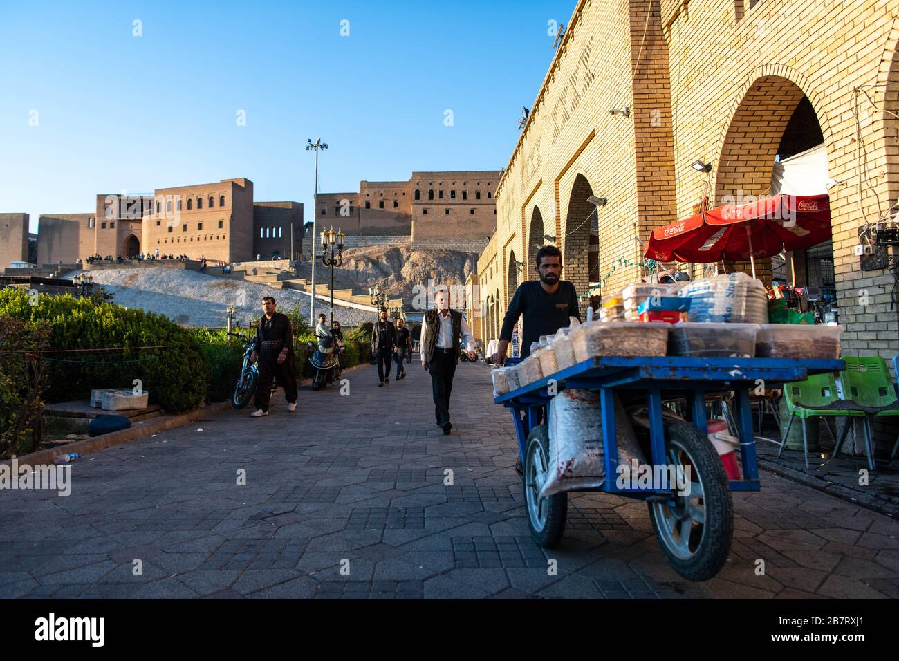 Iraq, Iraqi Kurdistan, Arbil, Erbil. Next to the the park Shar, a man ...