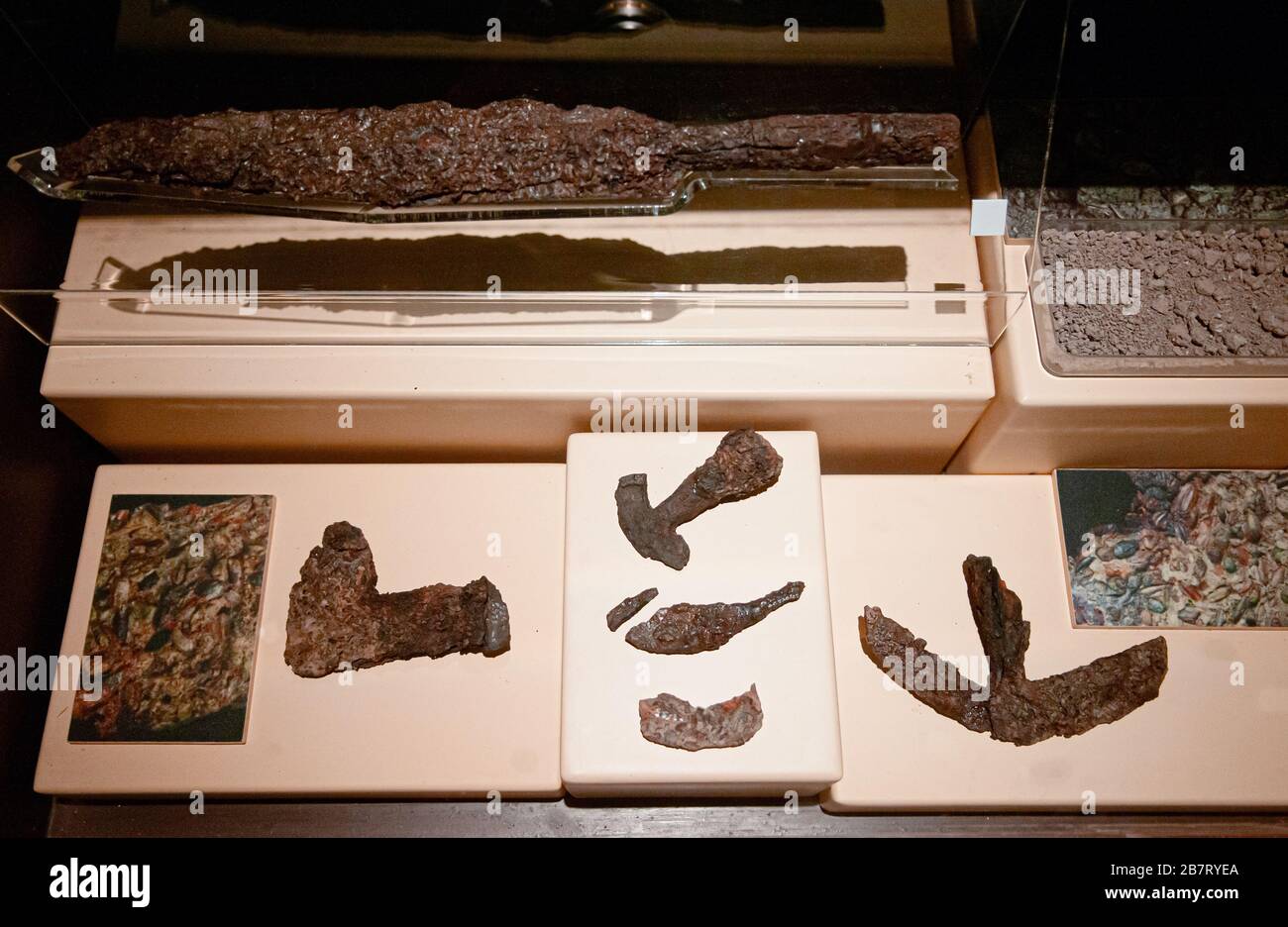 Bronze age tools weapons pottery hi-res stock photography and images ...