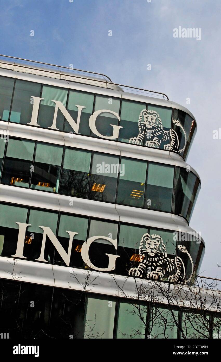 Ing glass building hi-res stock photography and images - Alamy
