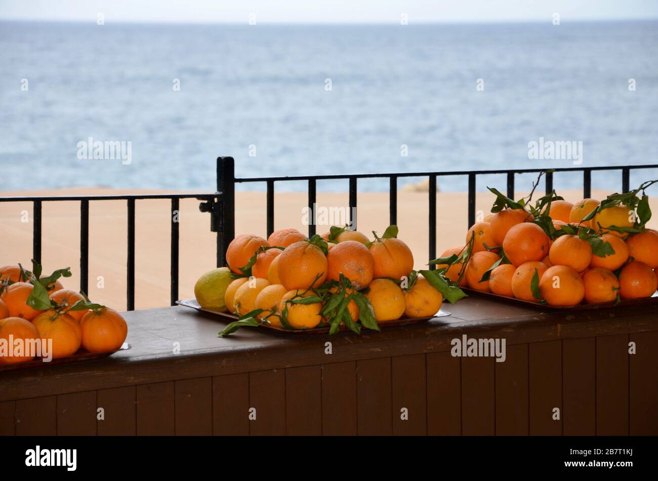 Counter sea hi-res stock photography and images - Alamy