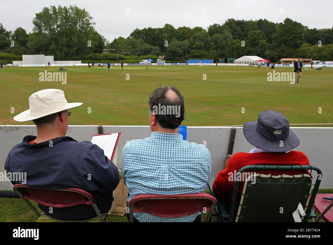 Spectators await the start of play hi-res stock photography and images ...
