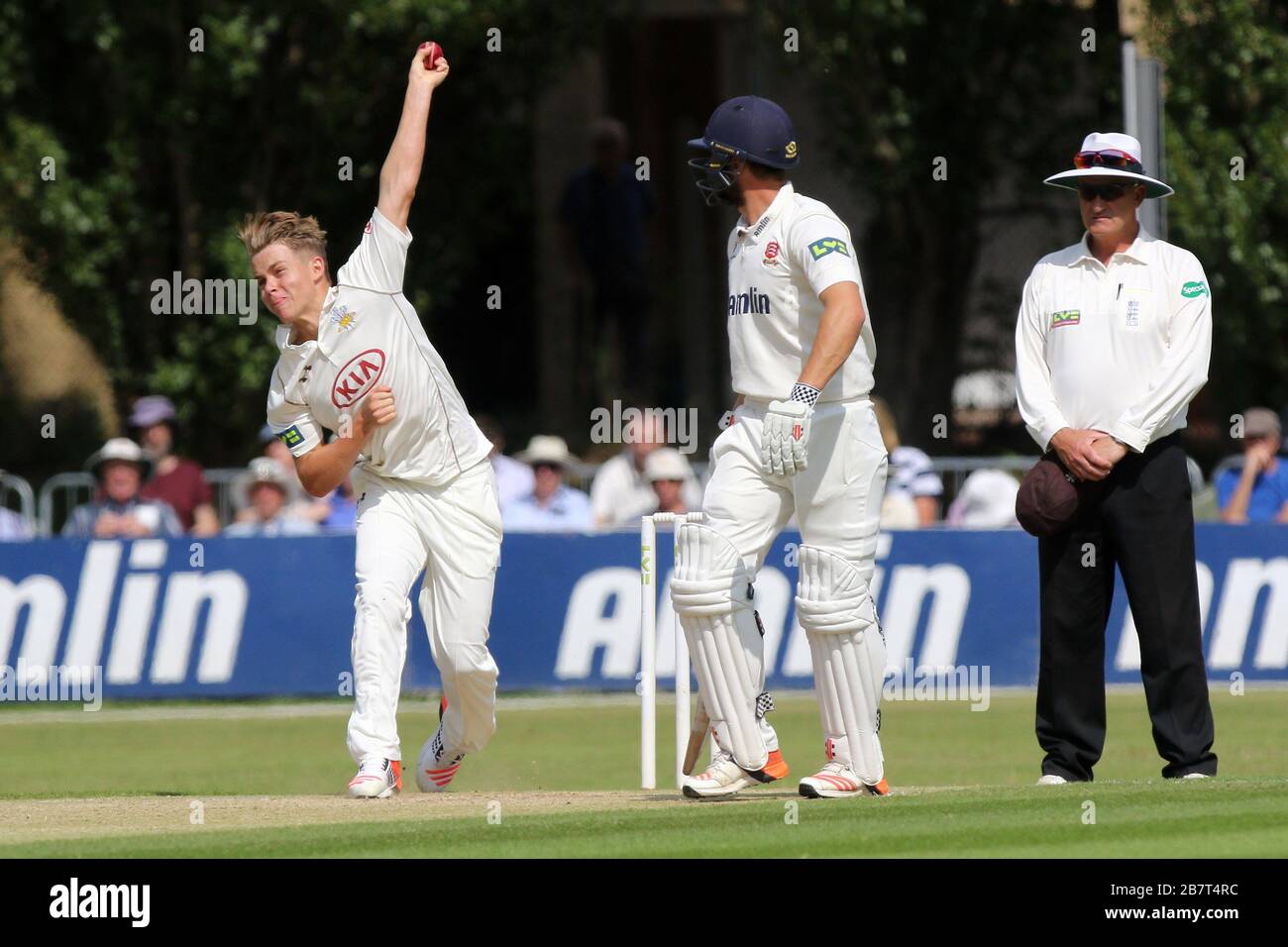 Sam Curran in bowling action for Surrey CCC Stock Photo - Alamy
