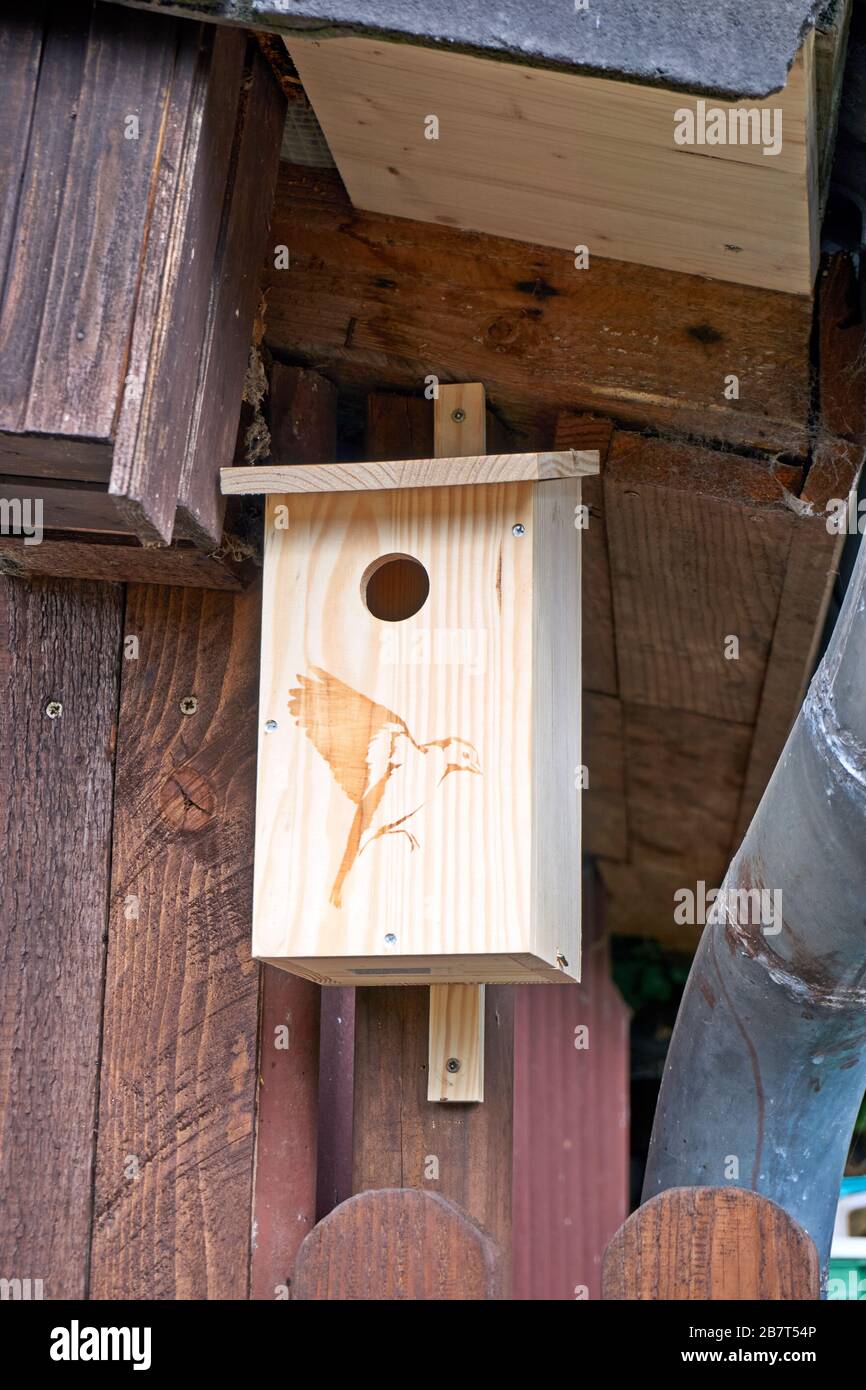 Spring mounted object hi-res stock photography and images - Alamy