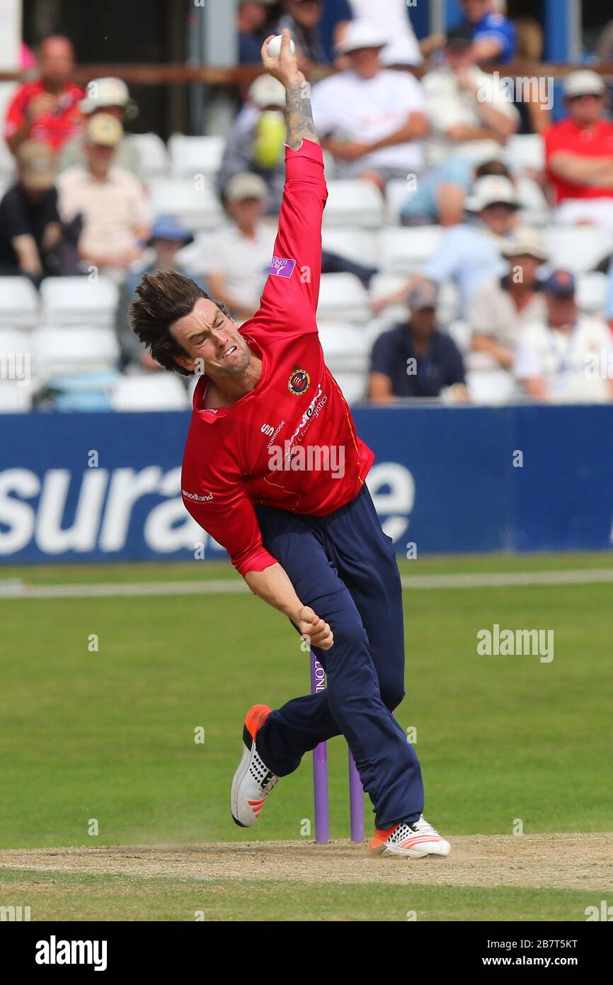 Reece Topley in bowling action for Essex Eagles Stock Photo - Alamy