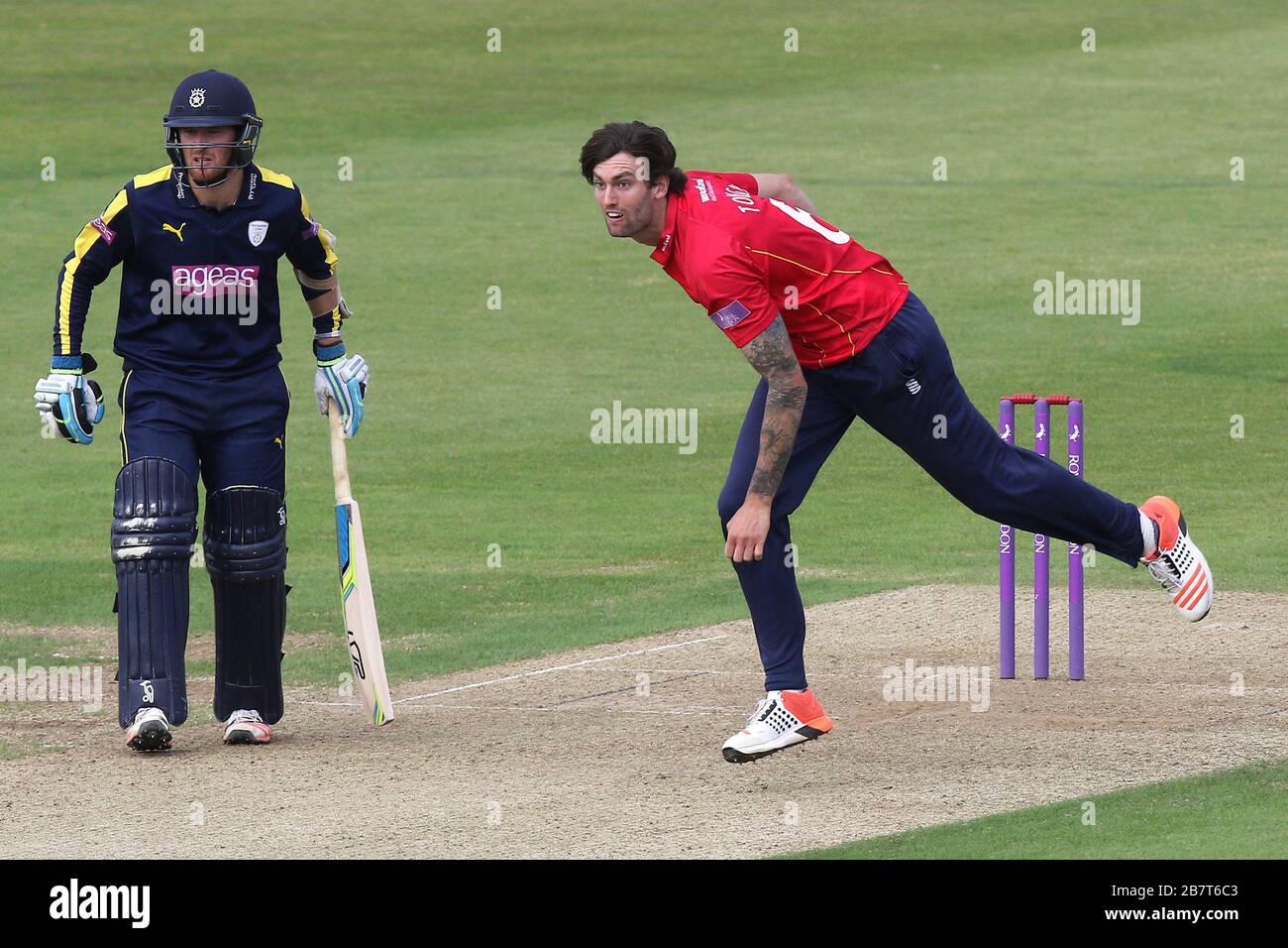 Reece Topley in bowling action for Essex Eagles Stock Photo - Alamy