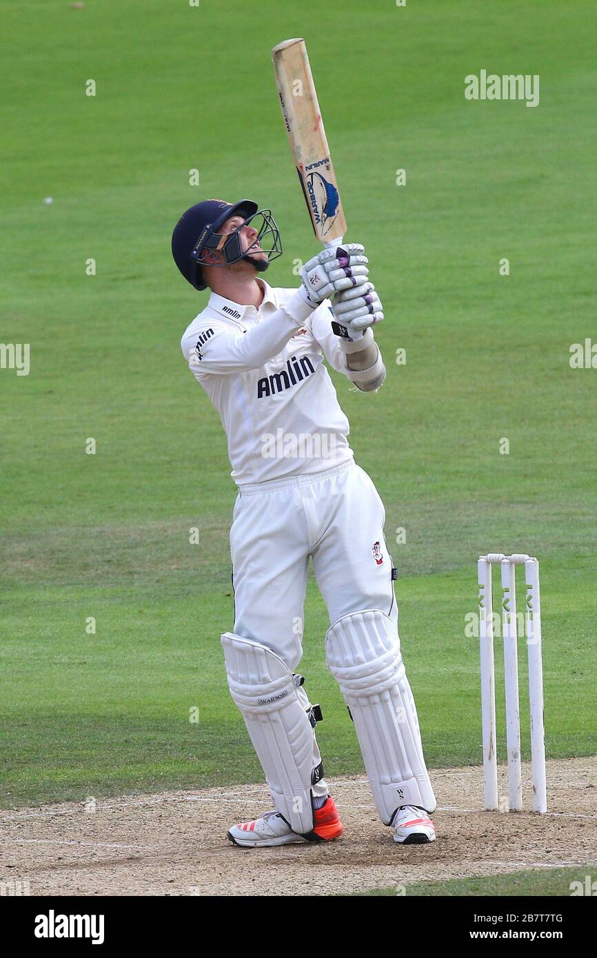 Jamie porter cricket hi-res stock photography and images - Alamy