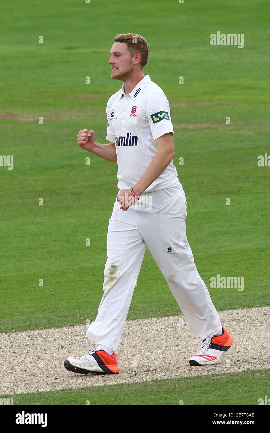 Jamie Porter of Essex CCC celebrates taking the wicket of Alex Wakely ...
