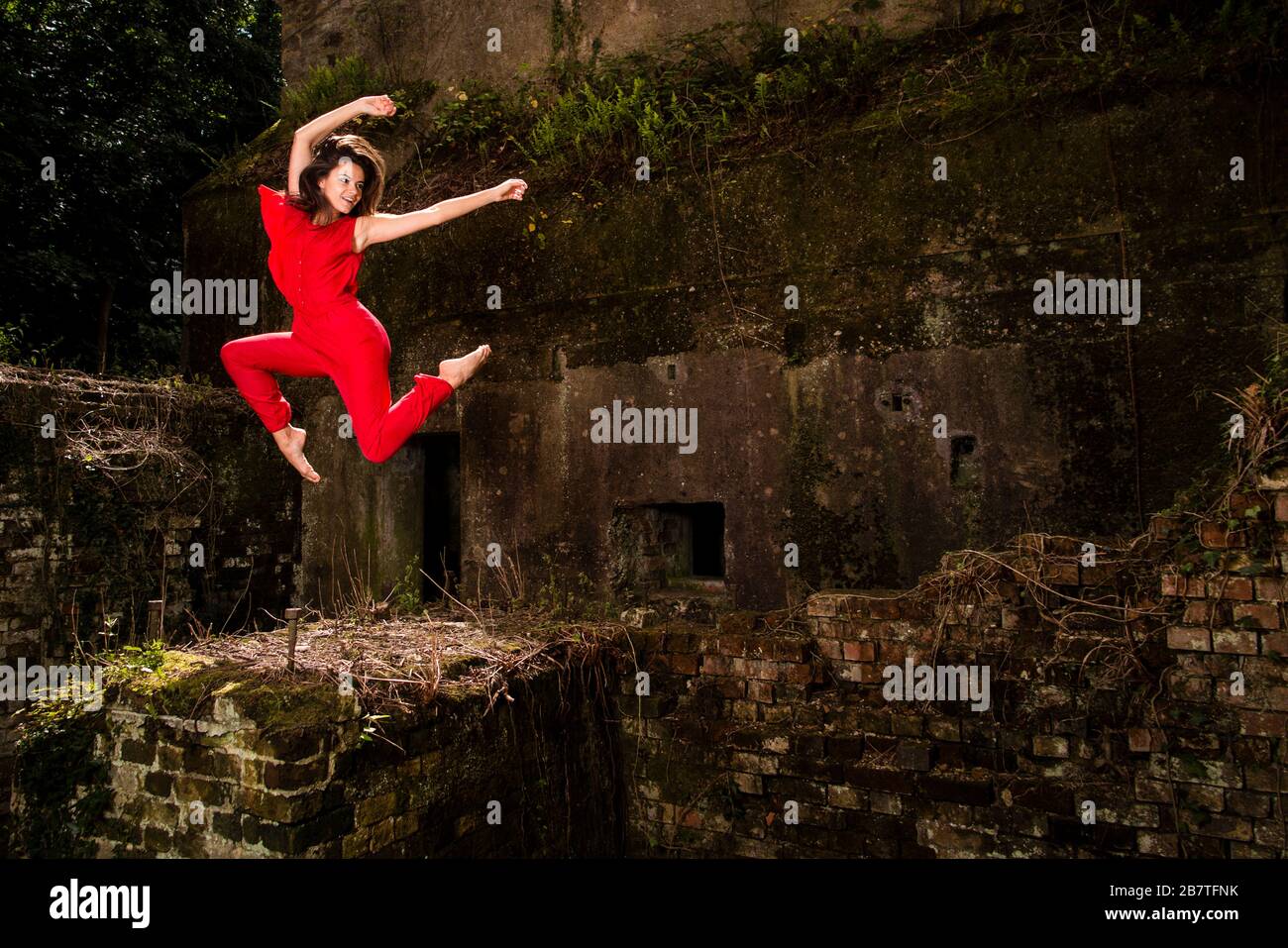 Woman leaping dancer hi-res stock photography and images - Alamy