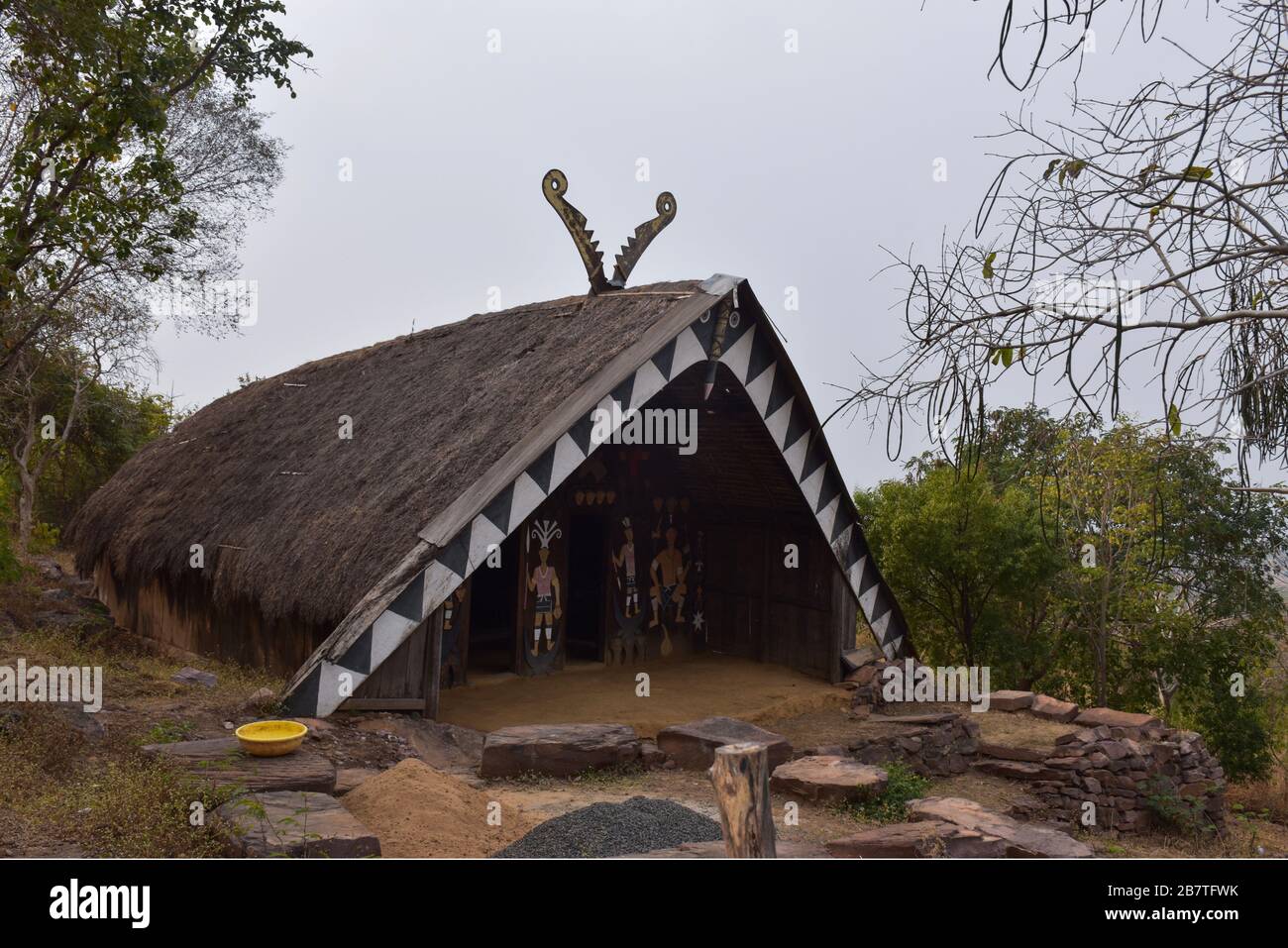 Tribal hut hi-res stock photography and images - Alamy