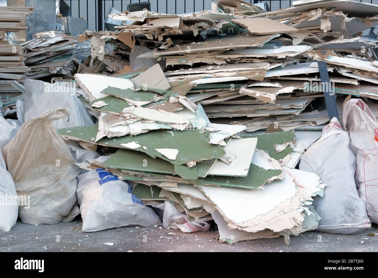 Piled garbage hi-res stock photography and images - Alamy