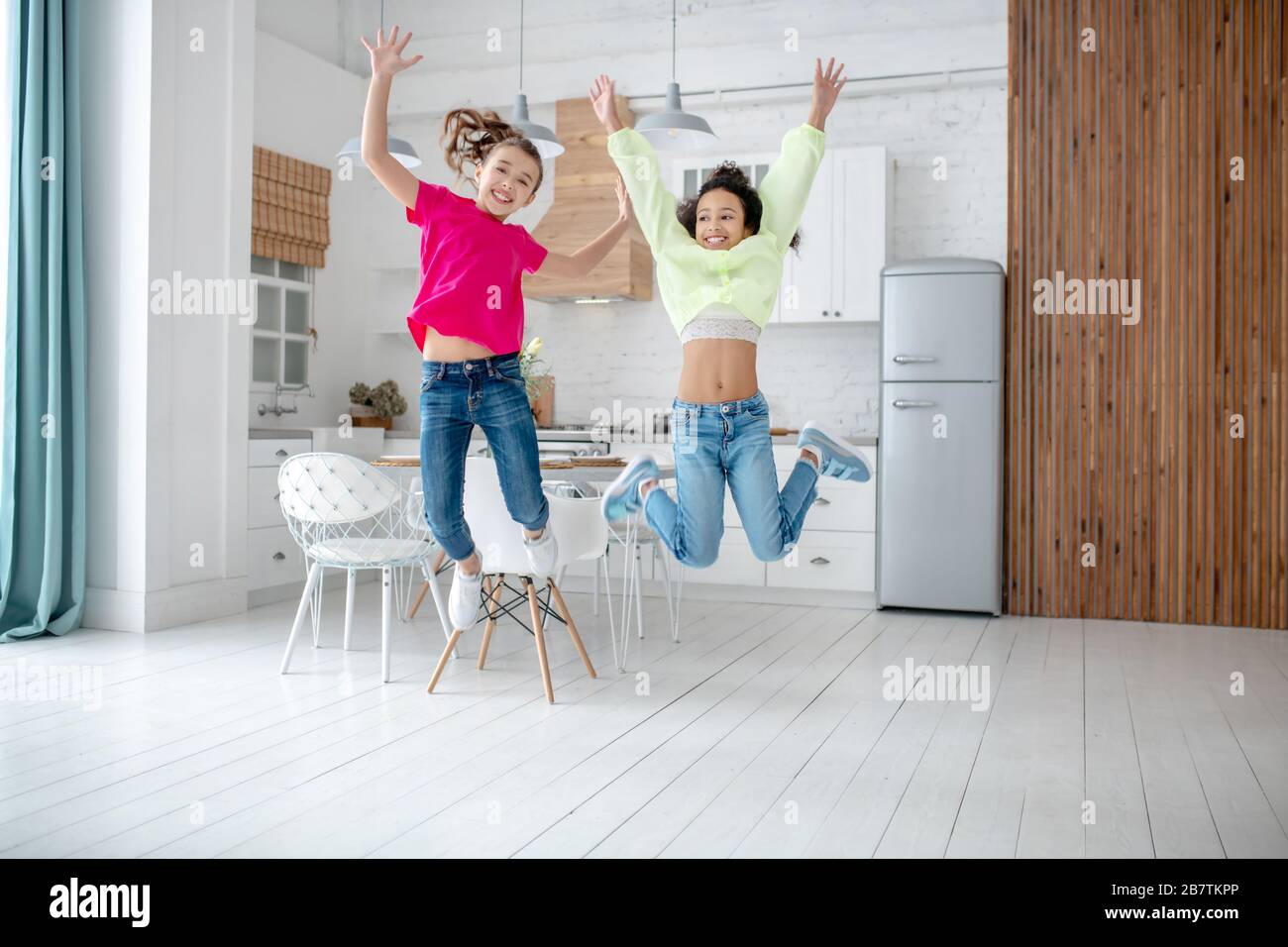 Hapy kids hi-res stock photography and images - Alamy