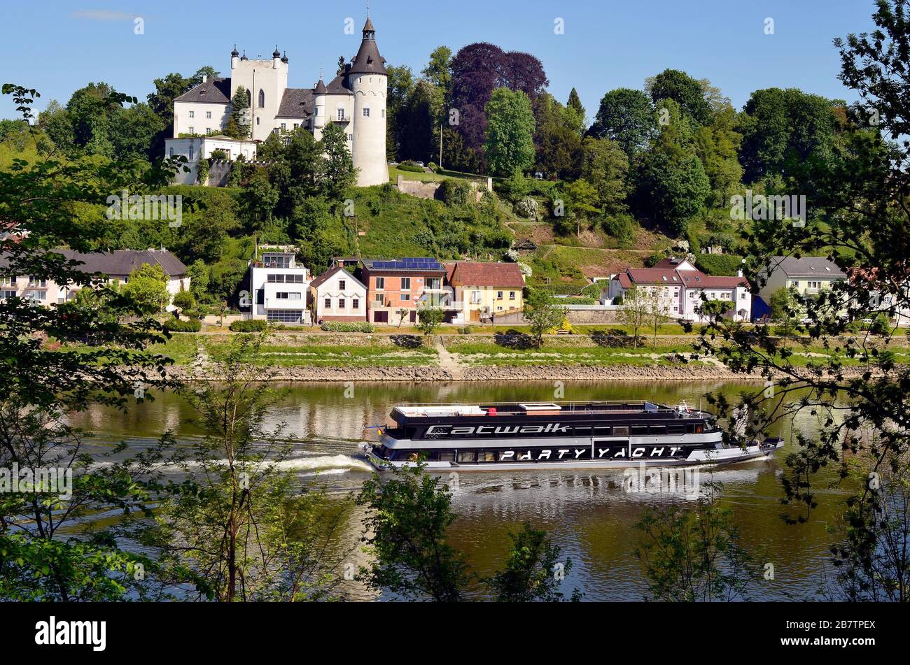 2011 party hi-res stock photography and images - Alamy