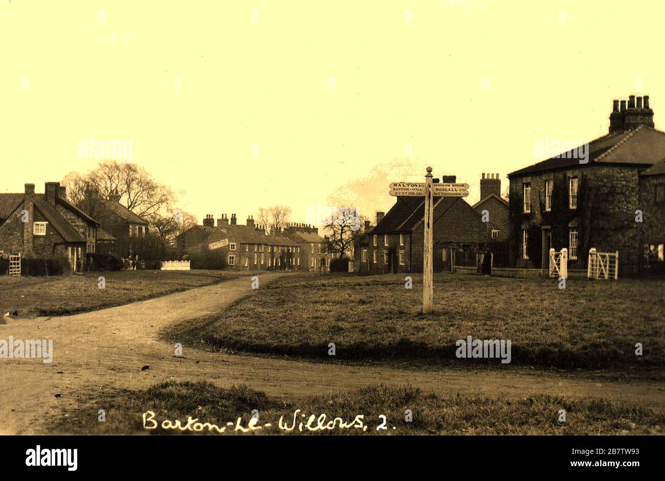 Very crossroads hi-res stock photography and images - Alamy