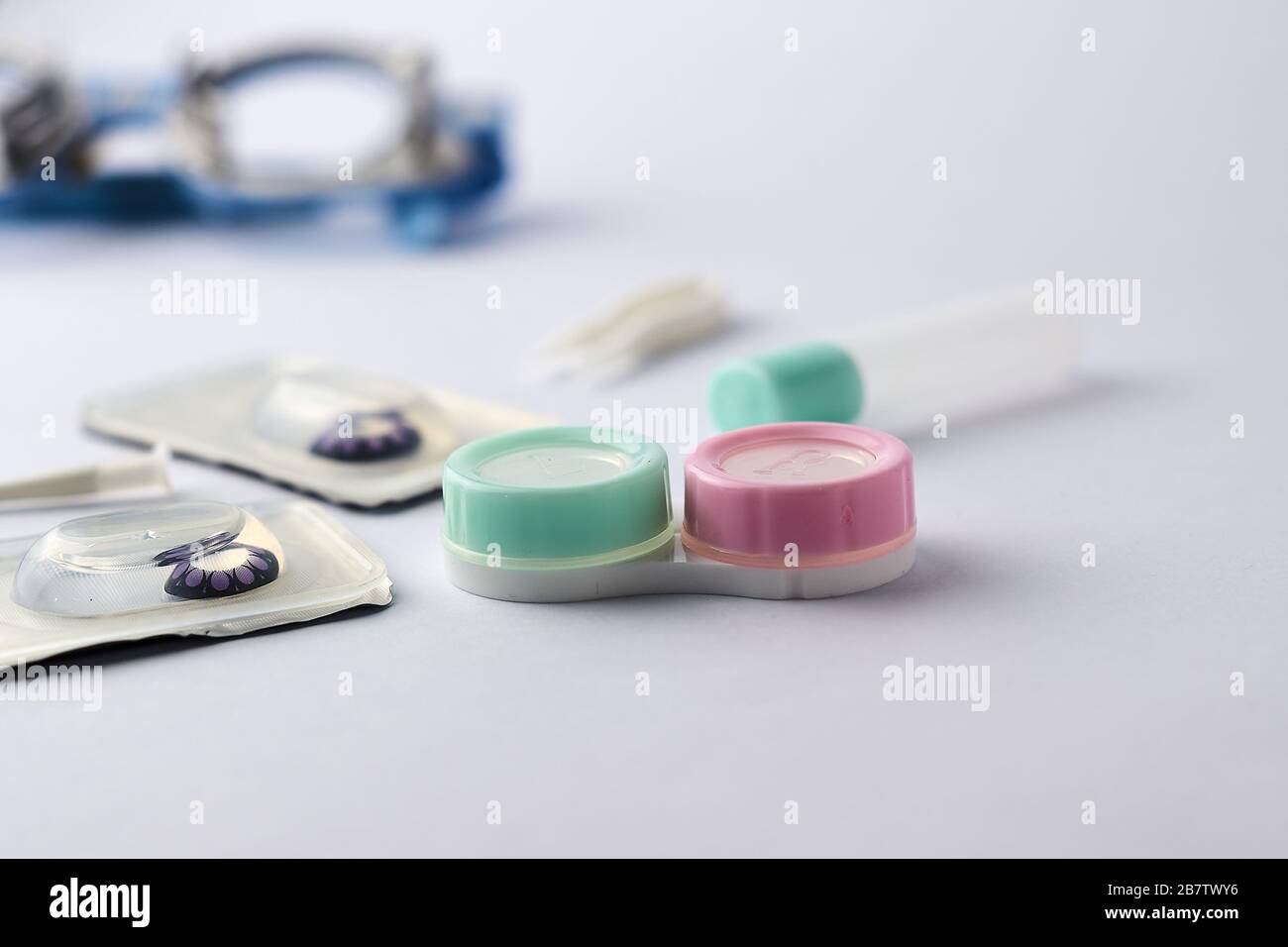 Optometrist sign hi-res stock photography and images - Alamy