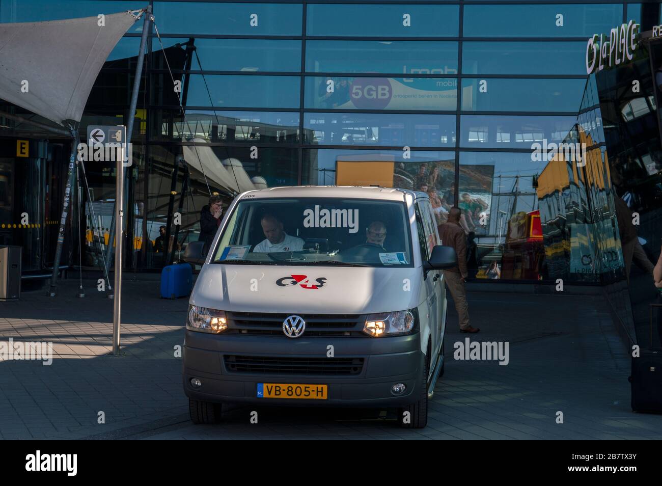 G4s security logo van hi-res stock photography and images - Alamy