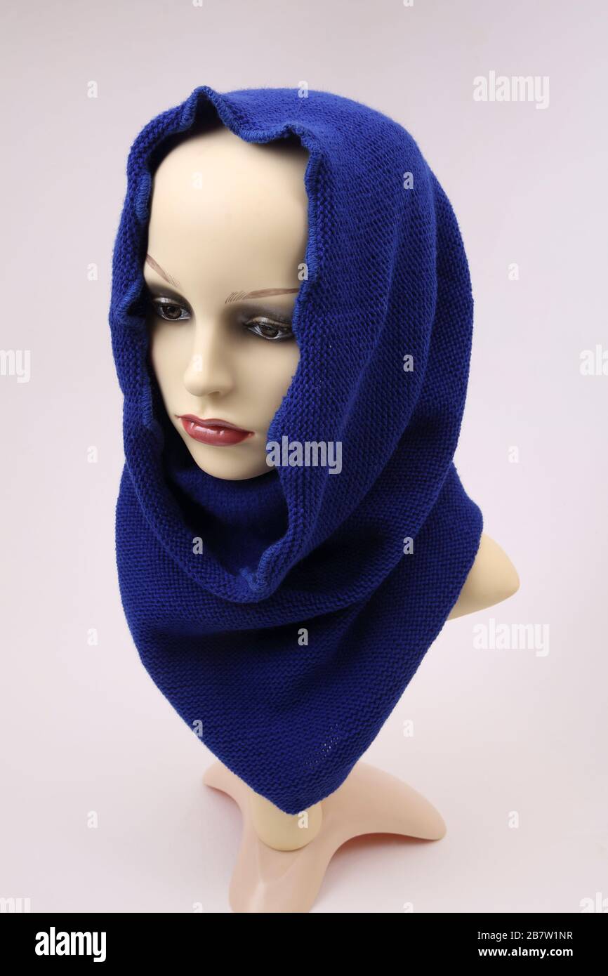 Snood hi-res stock photography and images - Alamy