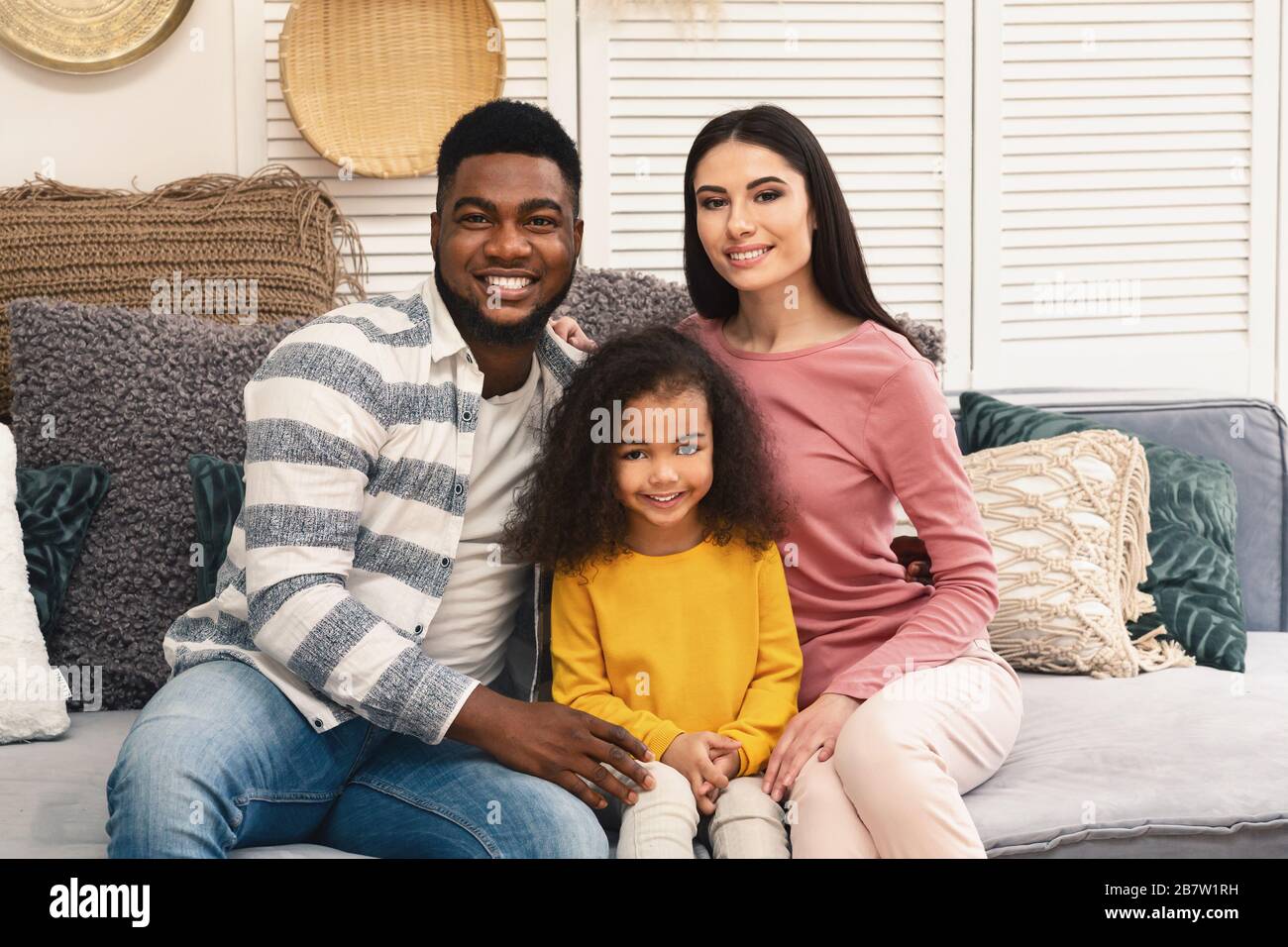 Multicultural family hi-res stock photography and images - Alamy