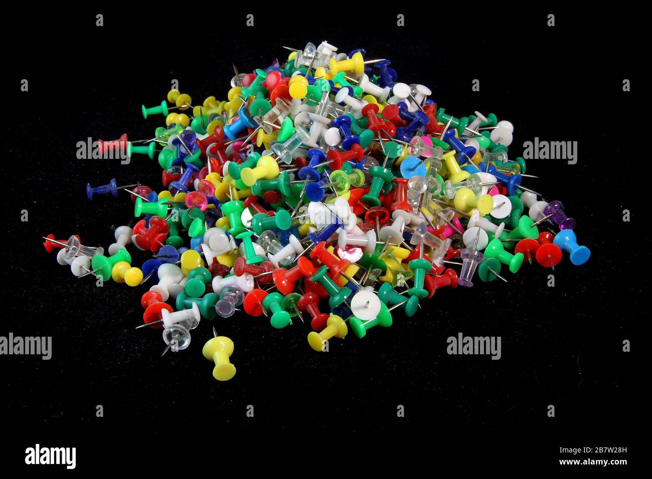 Push pins of various colors hi-res stock photography and images - Alamy