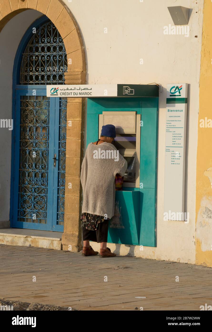 Atm cash machine old hi-res stock photography and images - Alamy