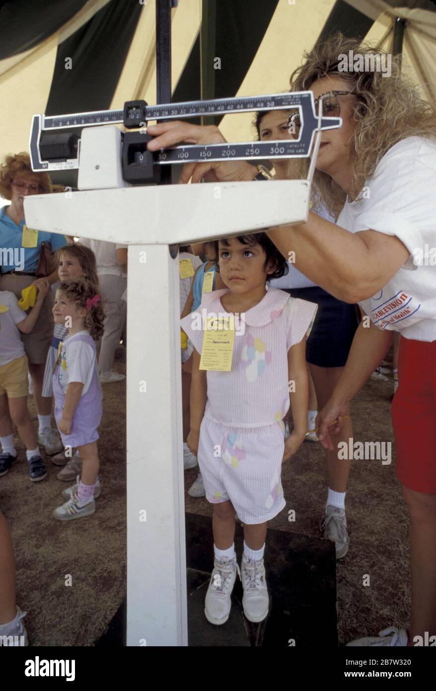 Child weight measurement hi-res stock photography and images - Alamy