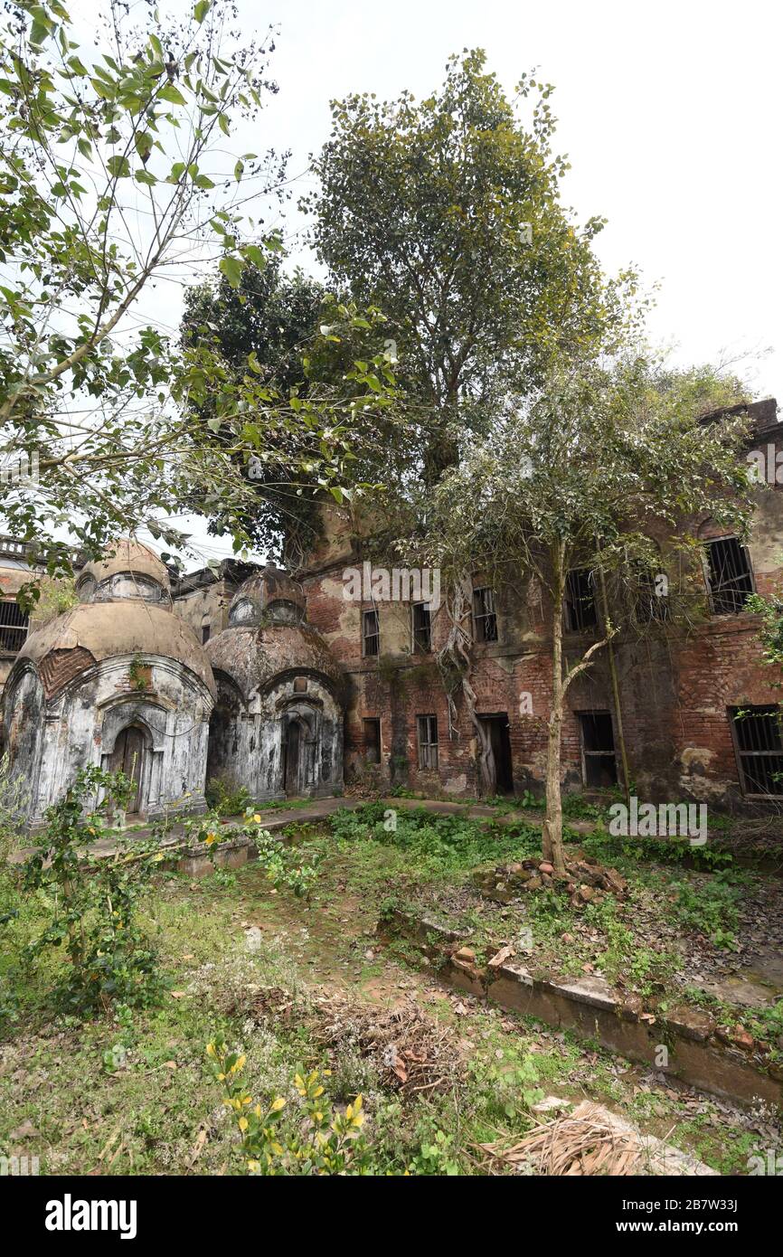 Twin Aatchala Shiva Mandir with Jiban Krishna Roy House. A past Hindu ...