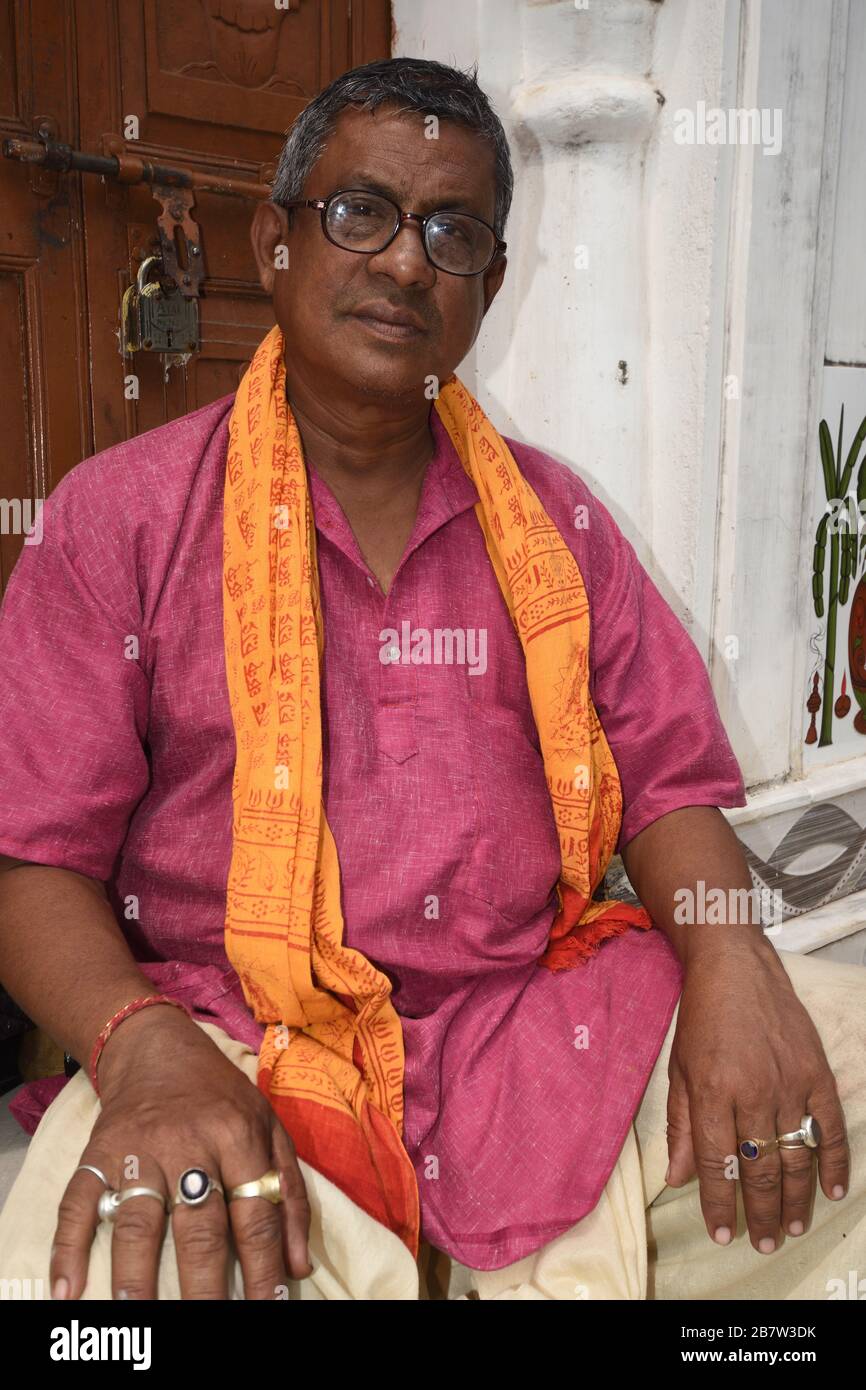 Indian hindu pujari priest hi-res stock photography and images - Alamy
