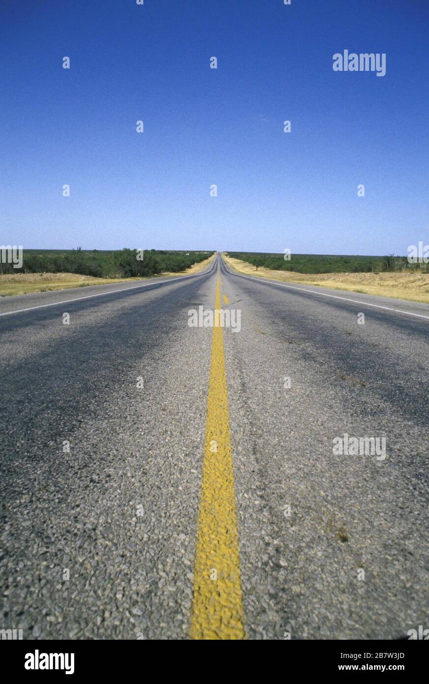 Two lane road in deserted hi-res stock photography and images - Alamy