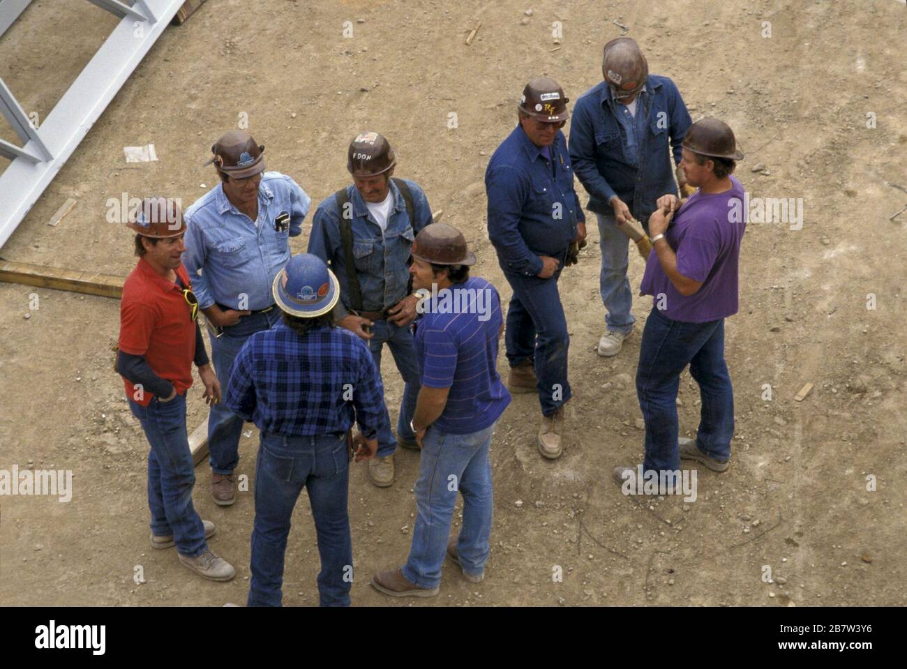 Male construciton workers hi-res stock photography and images - Alamy