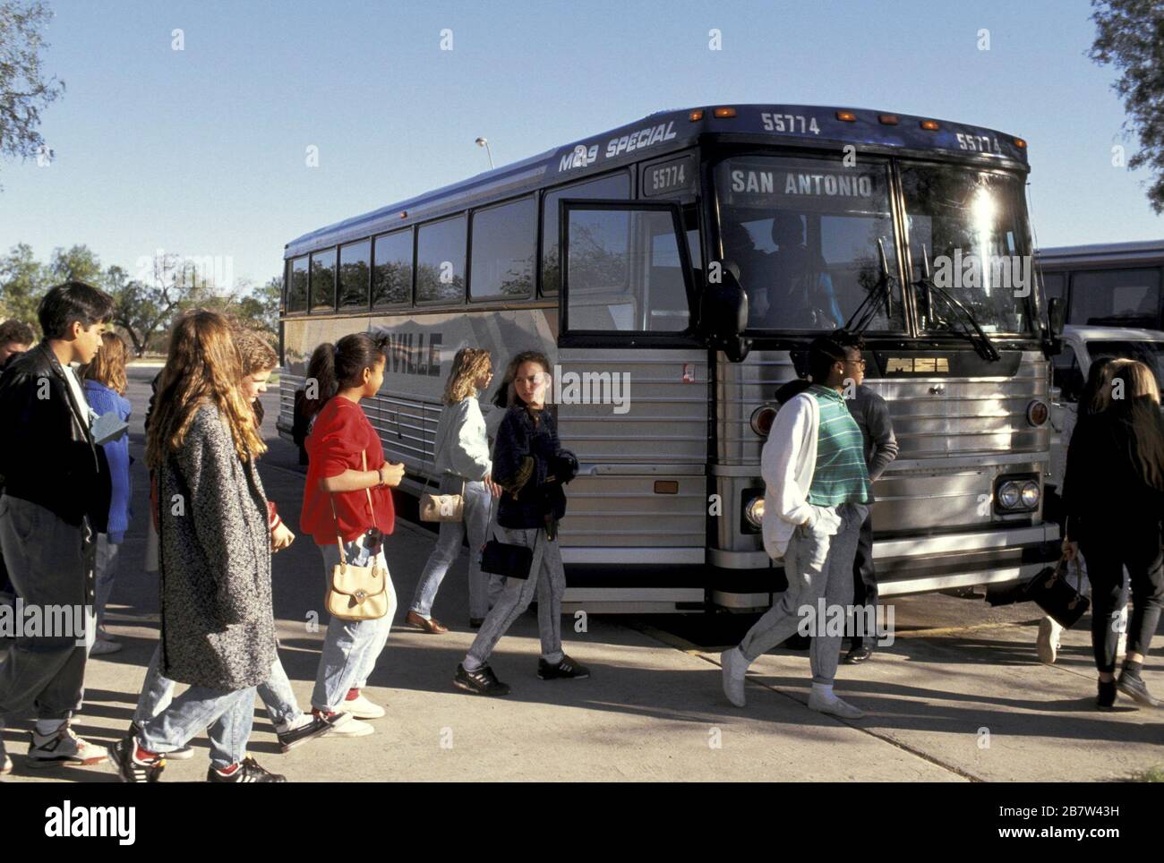 On tour bus hi-res stock photography and images - Alamy