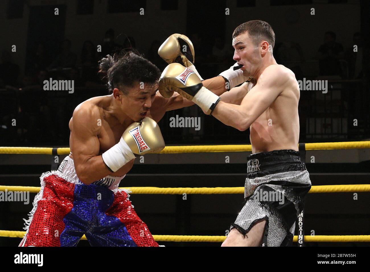 Boxing glover hi-res stock photography and images - Alamy