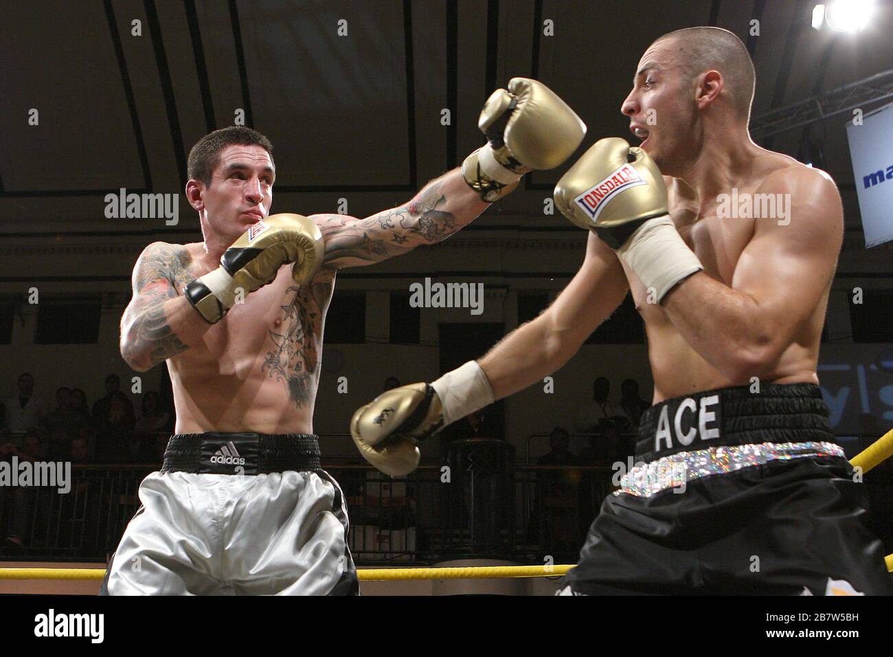 Light Heavyweight Boxing High Resolution Stock Photography and Images ...