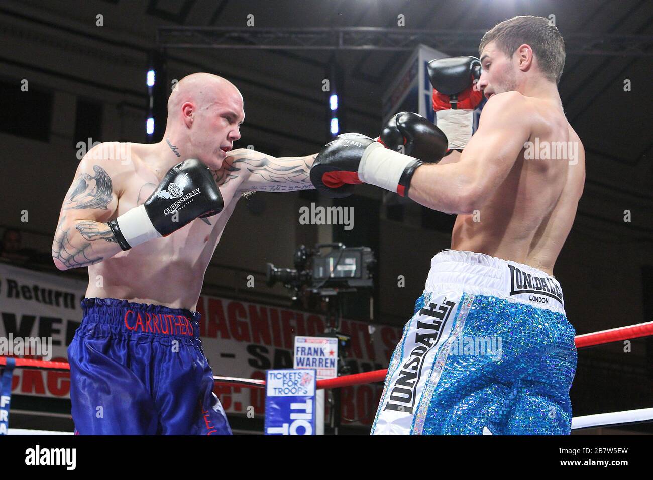 Steve O'Meara (light blue shorts) defeats Terry Carruthers in a Light ...