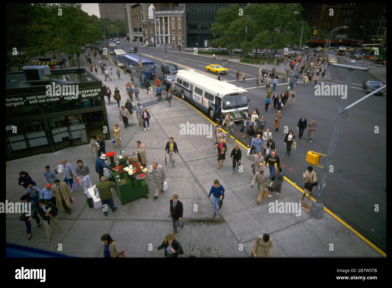 Buses on stand hi-res stock photography and images - Alamy