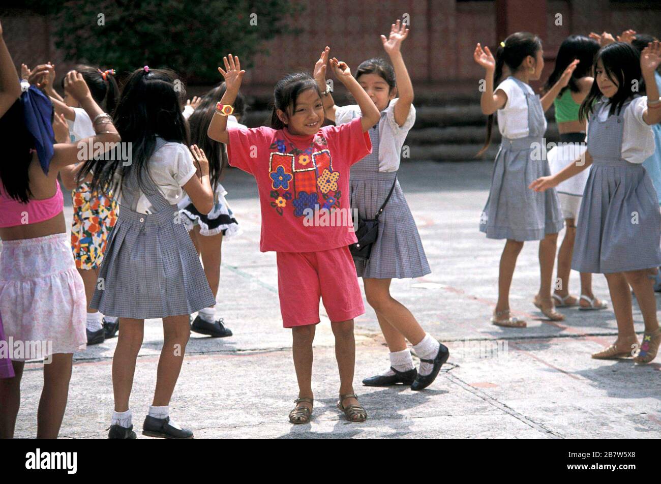 Mexican schoolgirls hi-res stock photography and images - Alamy