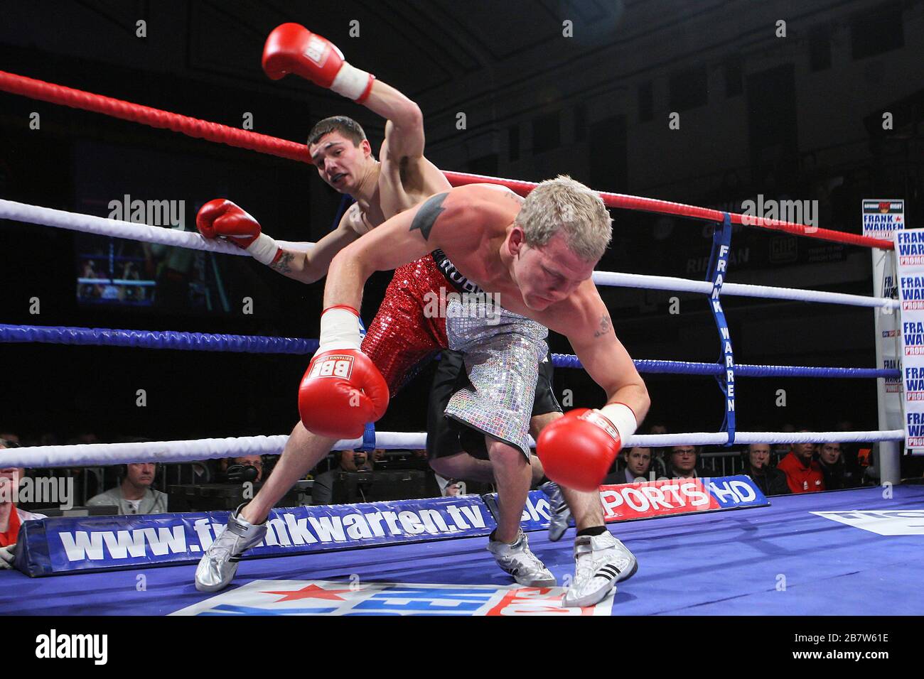 Billy Morgan (black shorts) defeats Robin Deakin in a Super ...