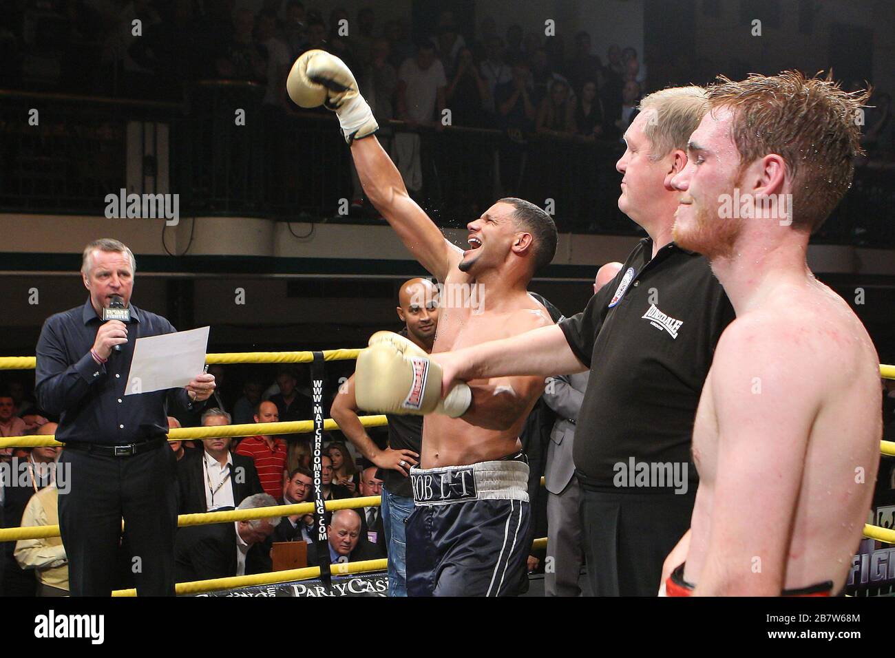 Robert Lloyd Taylor (black/grey shorts) defeats Nick Quigley (red ...