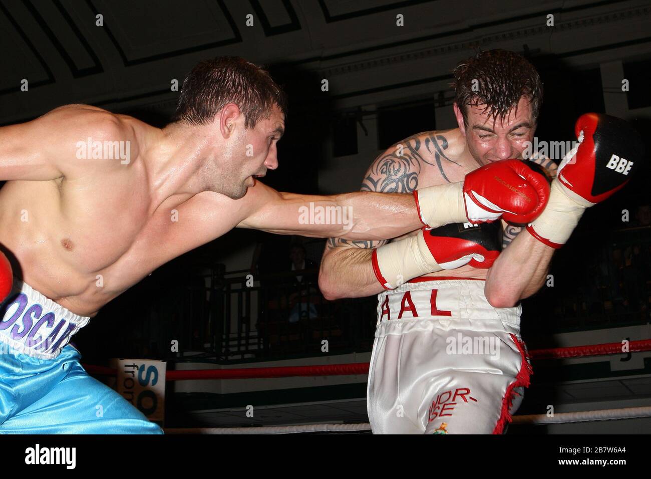Steve O'Meara (blue shorts) defeats AA Lowe (white shorts) in a Light ...