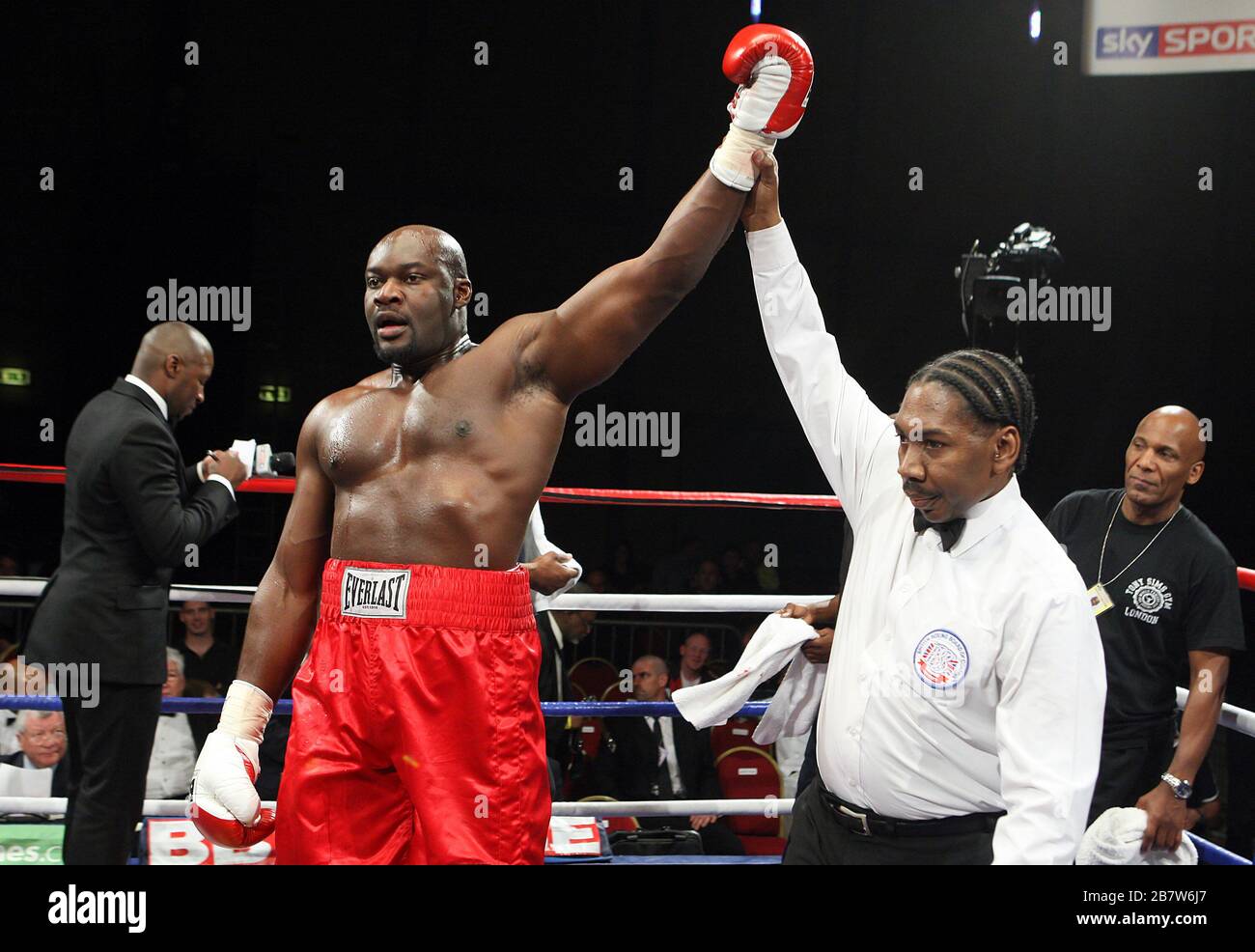 Larry Olubamiwo (red shorts) defeats Colin Kenna in a Heavyweight ...
