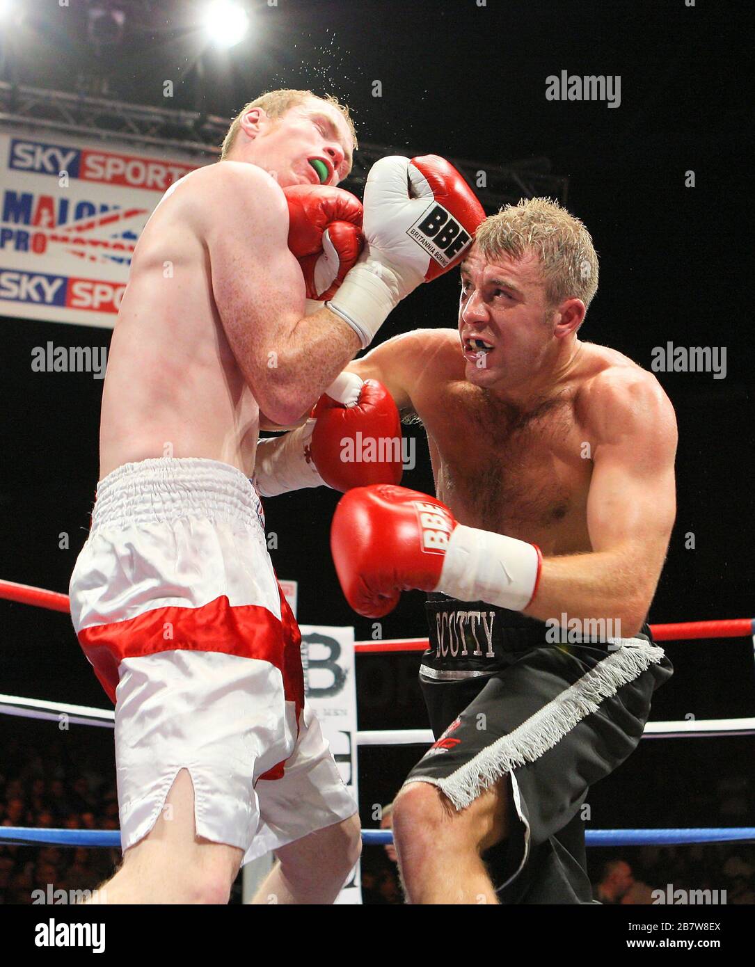 Scott Woolford (black shorts) defeats William Warburton in a ...