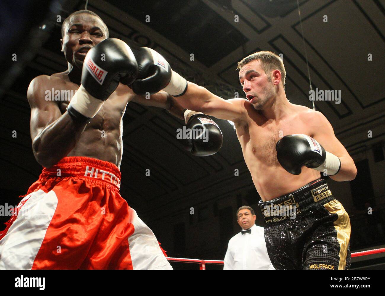 Lee Purdy (black/gold shorts) defeats Theophilus Tetteh in a ...
