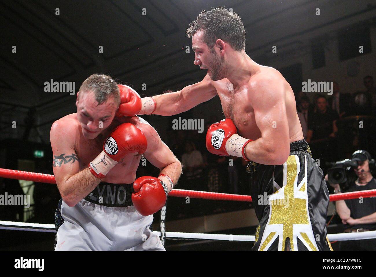 Colin Lynes (silver/black shorts) defeats Lee Purdy in a Welterweight ...