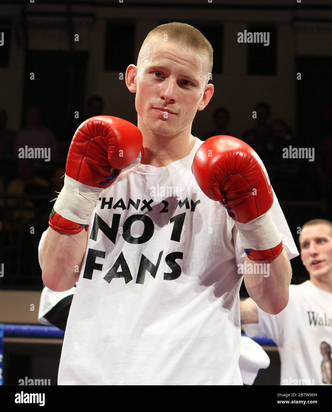 Michael Walsh (red/white shorts) defeats Kakha Toklikishvili in a Super ...