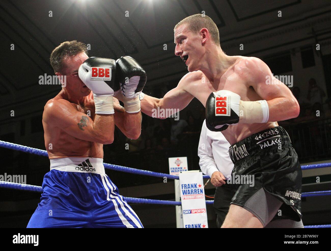 Ryan Walsh (black shorts) defeats Jerry O'Hara in a Featherweight ...