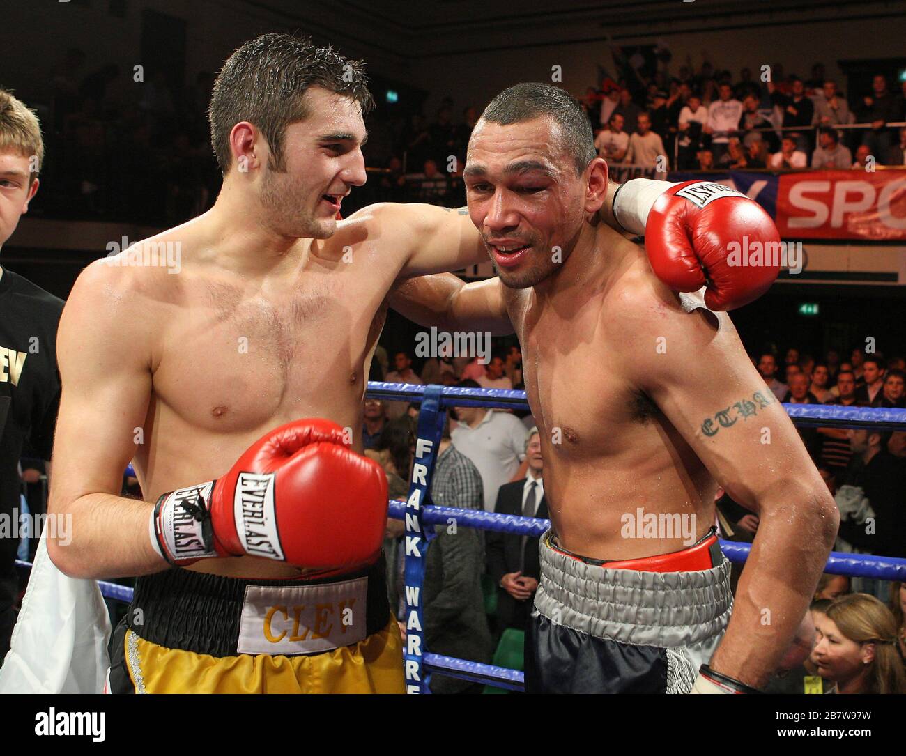 Boxing cleverly hi-res stock photography and images - Alamy