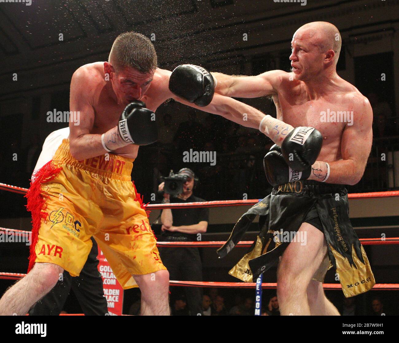 Jon Thaxton (Norwich, black shorts) defeated Dave Stewart (Wanstead/Ayr ...