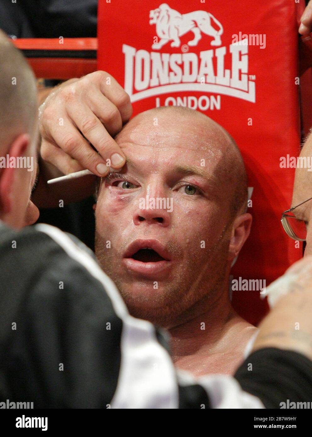 Jon Thaxton (Norwich, black shorts) defeated Dave Stewart (Wanstead/Ayr ...