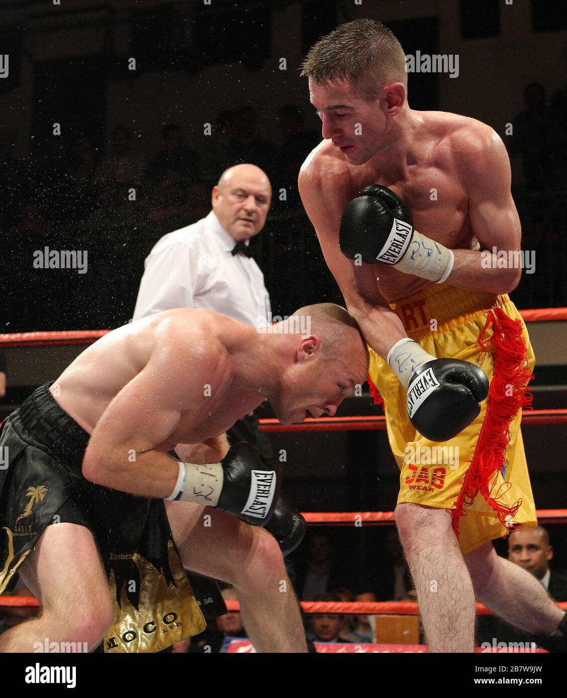 Jon Thaxton (Norwich, black shorts) defeated Dave Stewart (Wanstead/Ayr ...
