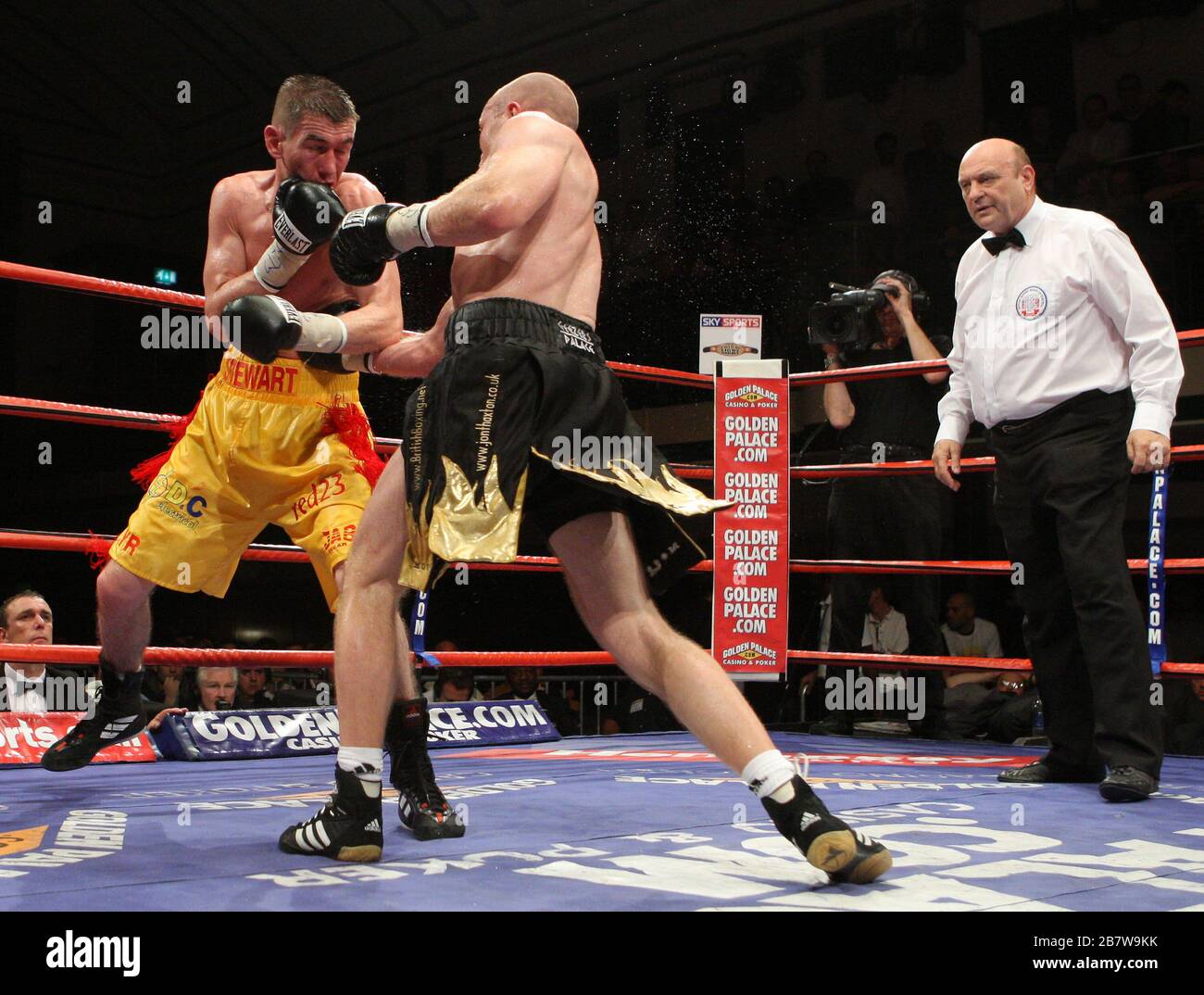 Jon Thaxton (Norwich, black shorts) defeated Dave Stewart (Wanstead/Ayr ...