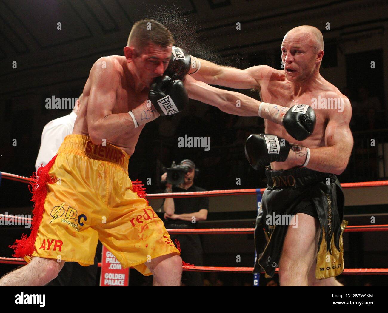 Jon Thaxton (Norwich, black shorts) defeated Dave Stewart (Wanstead/Ayr ...