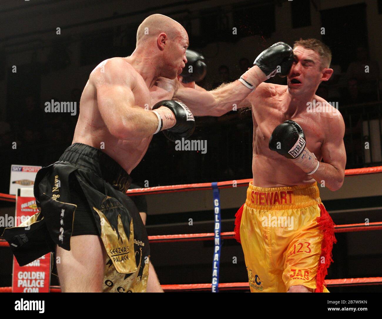 Jon Thaxton (Norwich, black shorts) defeated Dave Stewart (Wanstead/Ayr ...